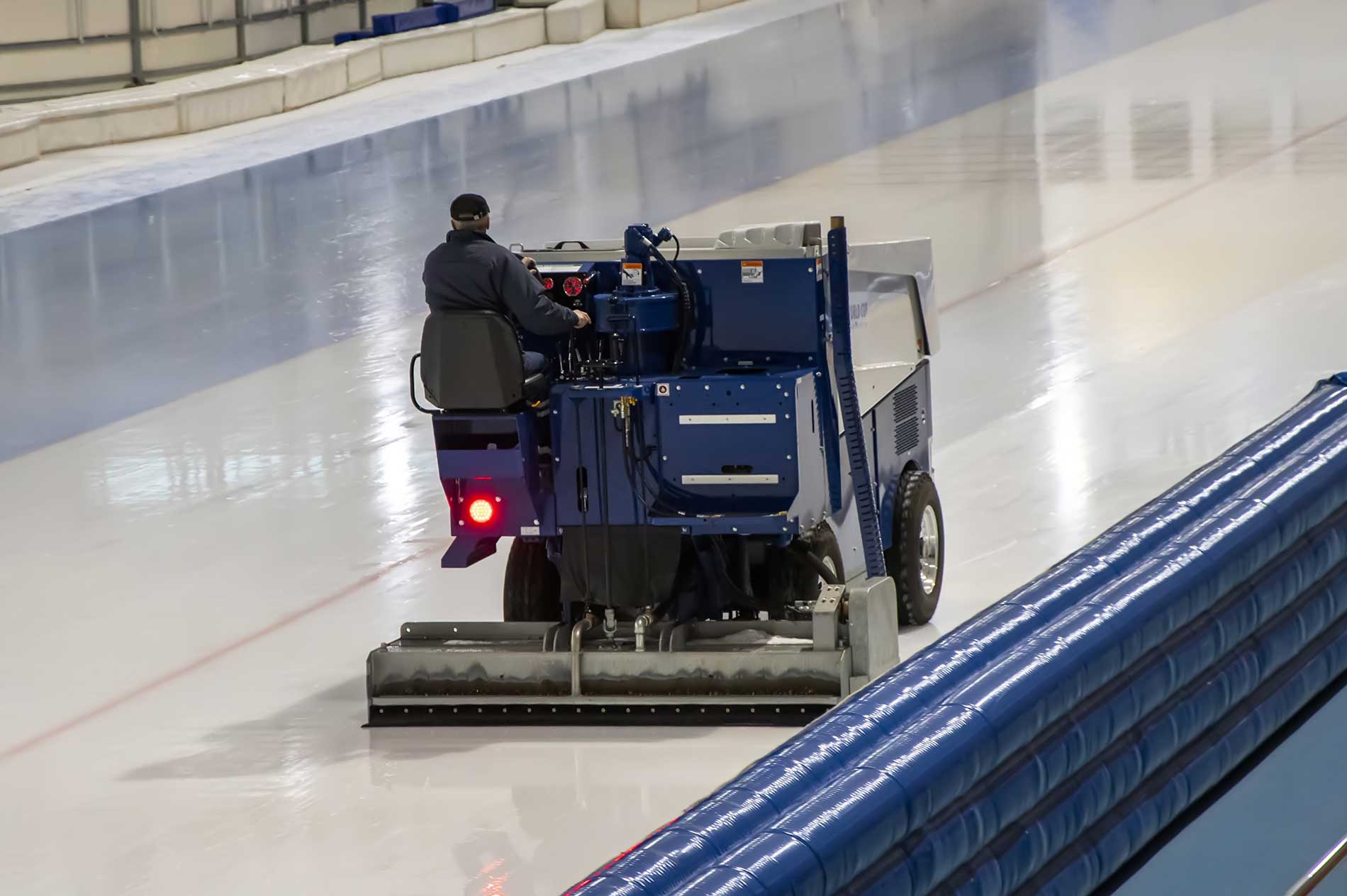 How does heating and cooling work in arenas?